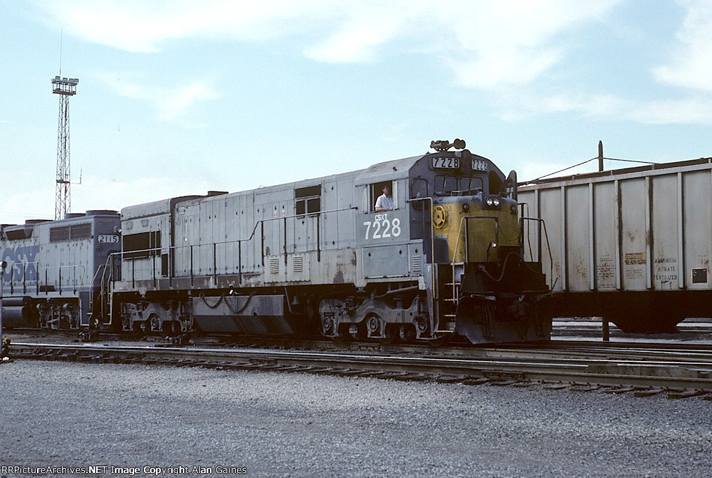 CSX U30C 7228